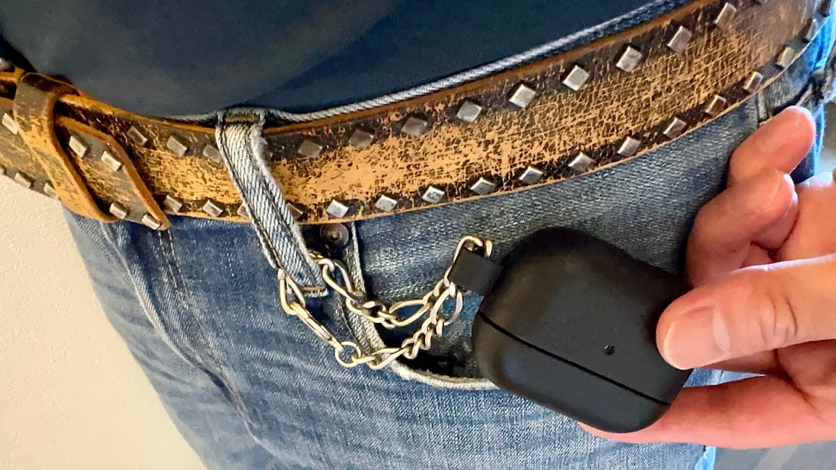 【レビュー】上質本革なのに防水！objcts.ioのAirPods Proケース - iPhone Mania